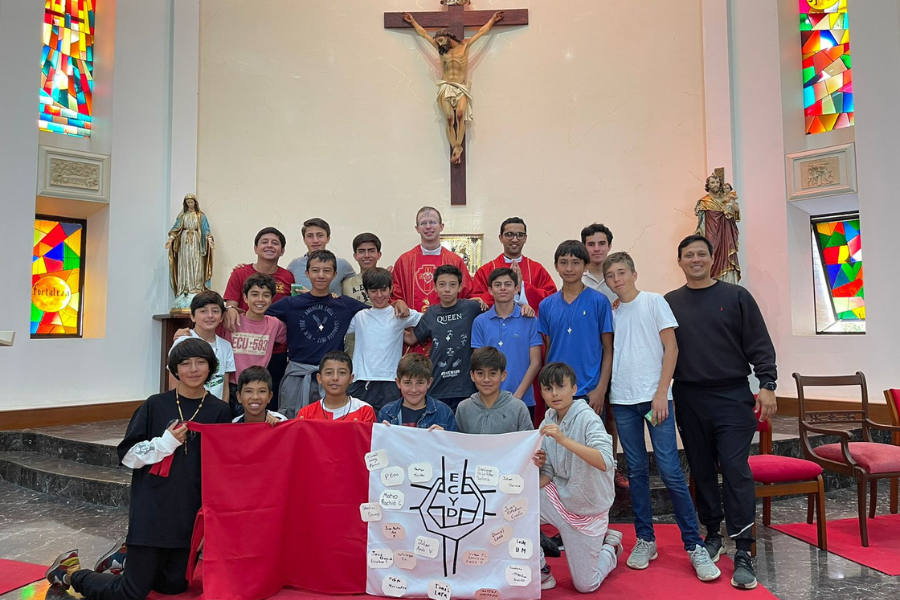 «Be The Light»: Primer cursillo territorial del ECYD en Colombia ...